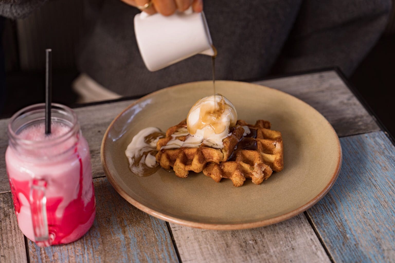 Eat & Drink - Alma Tavern